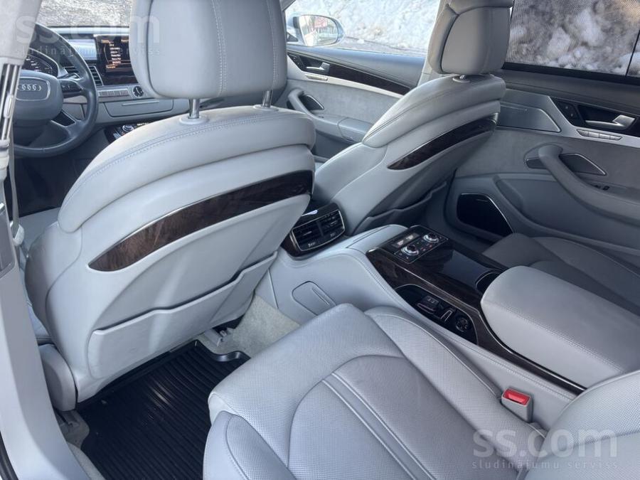 Grey Audi A8 2011 in Riga, with an engine capacity of 6.30 L and mileage of 0 thousand km for 10499 €, photo 19 on AUTOMOTO.COM.LV