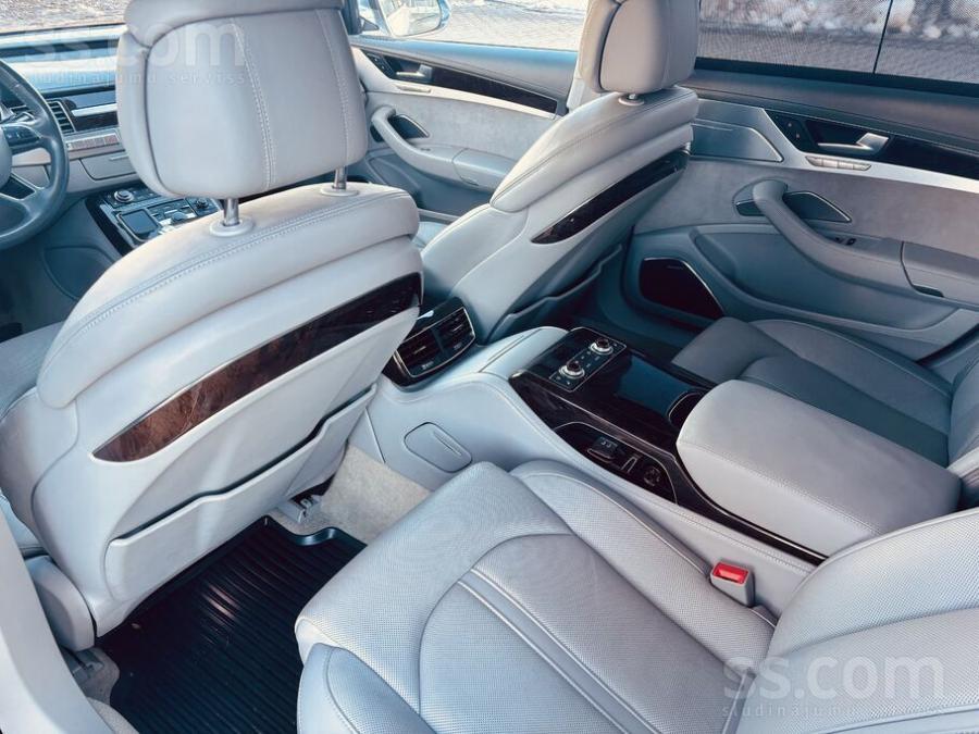 Grey Audi A8 2011 in Riga, with an engine capacity of 6.30 L and mileage of 0 thousand km for 10499 €, photo 22 on AUTOMOTO.COM.LV