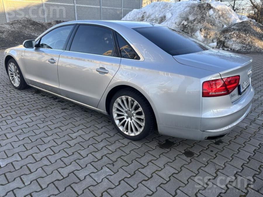 Grey Audi A8 2011 in Riga, with an engine capacity of 6.30 L and mileage of 0 thousand km for 10499 €, photo 23 on AUTOMOTO.COM.LV