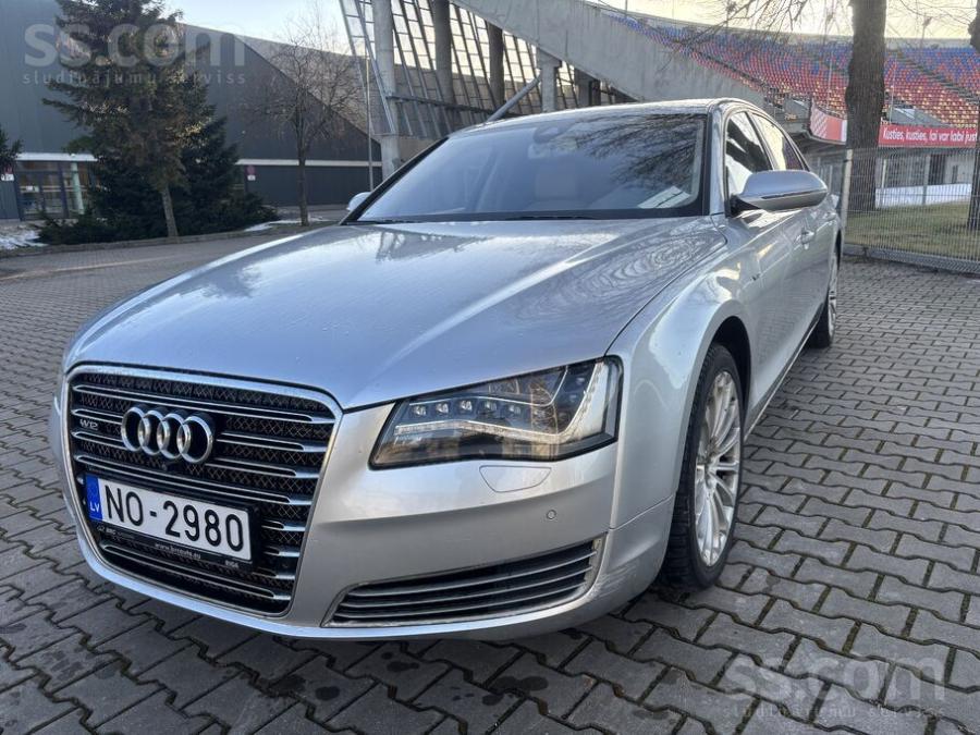 Grey Audi A8 2011 in Riga, with an engine capacity of 6.30 L and mileage of 0 thousand km for 10499 €, photo 28 on AUTOMOTO.COM.LV