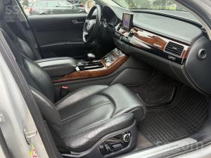 Grey Audi A8 2011 in Riga, with an engine capacity of 3.00 L and mileage of 299 thousand km for 11000 €, photo 6 on AUTOMOTO.COM.LV