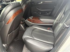 Grey Audi A8 2011 in Riga, with an engine capacity of 3.00 L and mileage of 299 thousand km for 11000 €, photo 9 on AUTOMOTO.COM.LV