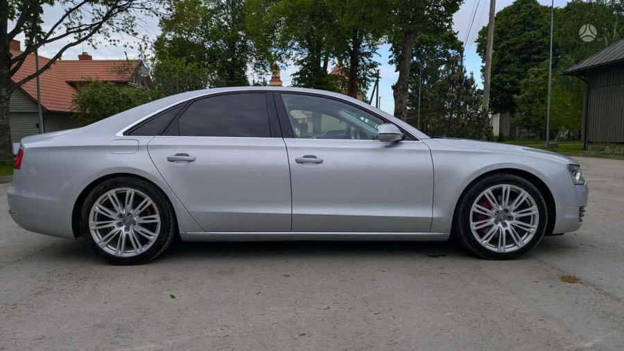 Grey Audi A8 2011 in Kretinga, with an engine capacity of 2.97 L and mileage of 285 thousand km for 10500 €, photo 5 on AUTOMOTO.COM.LV