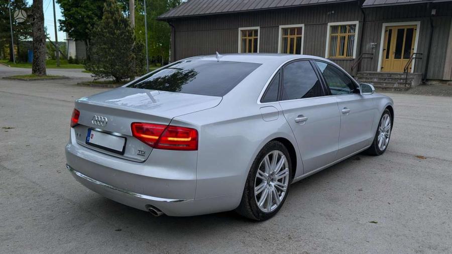 Grey Audi A8 2011 in Kretinga, with an engine capacity of 2.97 L and mileage of 285 thousand km for 10500 €, photo 6 on AUTOMOTO.COM.LV