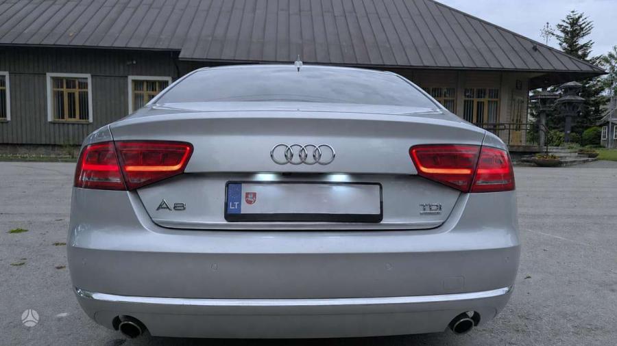 Grey Audi A8 2011 in Kretinga, with an engine capacity of 2.97 L and mileage of 285 thousand km for 10500 €, photo 7 on AUTOMOTO.COM.LV