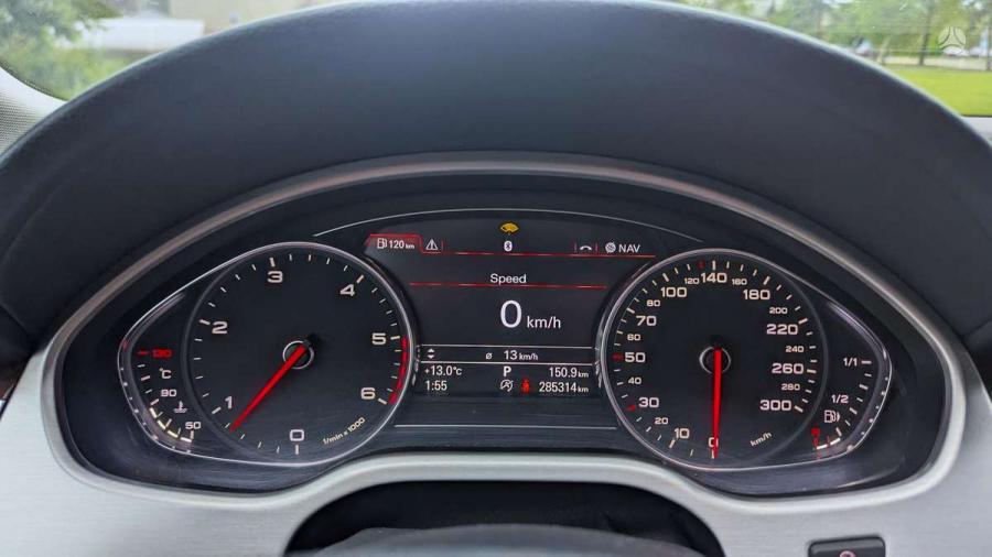 Grey Audi A8 2011 in Kretinga, with an engine capacity of 2.97 L and mileage of 285 thousand km for 10500 €, photo 12 on AUTOMOTO.COM.LV