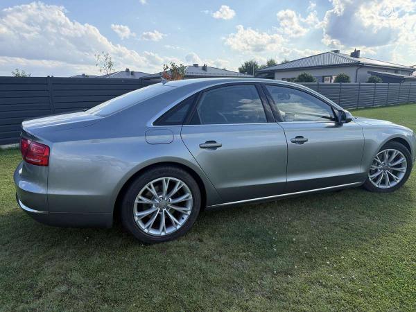 Pelēks Audi A8 2012 Kauņa, ar dzinēja tilpumu 2.97 L un nobraukumu 225 tūkst. km par 14900 €, foto 4 vietnē AUTOMOTO.COM.LV