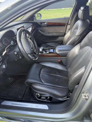Grey Audi A8 2012 in Kaunas, with an engine capacity of 2.97 L and mileage of 225 thousand km for 14900 €, photo 6 on AUTOMOTO.COM.LV