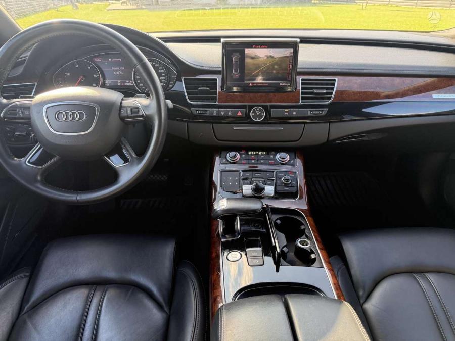 Grey Audi A8 2012 in Kaunas, with an engine capacity of 2.97 L and mileage of 225 thousand km for 14900 €, photo 9 on AUTOMOTO.COM.LV