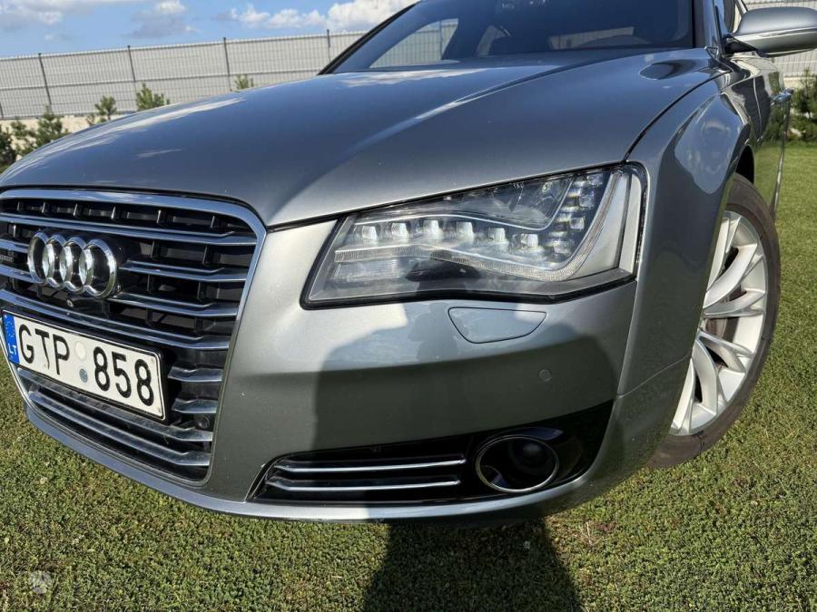 Grey Audi A8 2012 in Kaunas, with an engine capacity of 2.97 L and mileage of 225 thousand km for 14900 €, photo 11 on AUTOMOTO.COM.LV