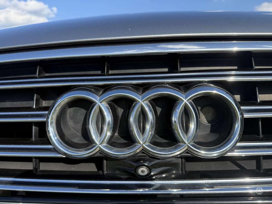Grey Audi A8 2012 in Kaunas, with an engine capacity of 2.97 L and mileage of 225 thousand km for 14900 €, photo 12 on AUTOMOTO.COM.LV