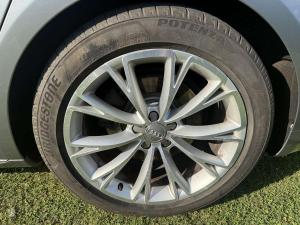 Grey Audi A8 2012 in Kaunas, with an engine capacity of 2.97 L and mileage of 225 thousand km for 14900 €, photo 14 on AUTOMOTO.COM.LV