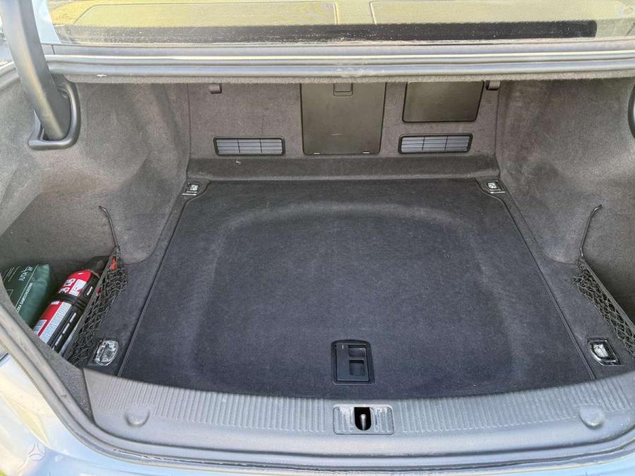 Grey Audi A8 2012 in Kaunas, with an engine capacity of 2.97 L and mileage of 225 thousand km for 14900 €, photo 15 on AUTOMOTO.COM.LV