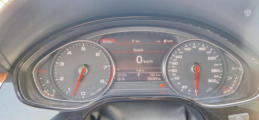Grey Audi A8 2012 in Telschi, with an engine capacity of 4.16 L and mileage of 250 thousand km for 13000 €, photo 13 on AUTOMOTO.COM.LV
