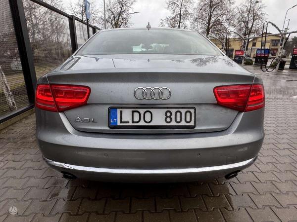 Grey Audi A8 2013 in Alytus, with an engine capacity of 3.00 L and mileage of 320 thousand km for 11500 €, photo 5 on AUTOMOTO.COM.LV