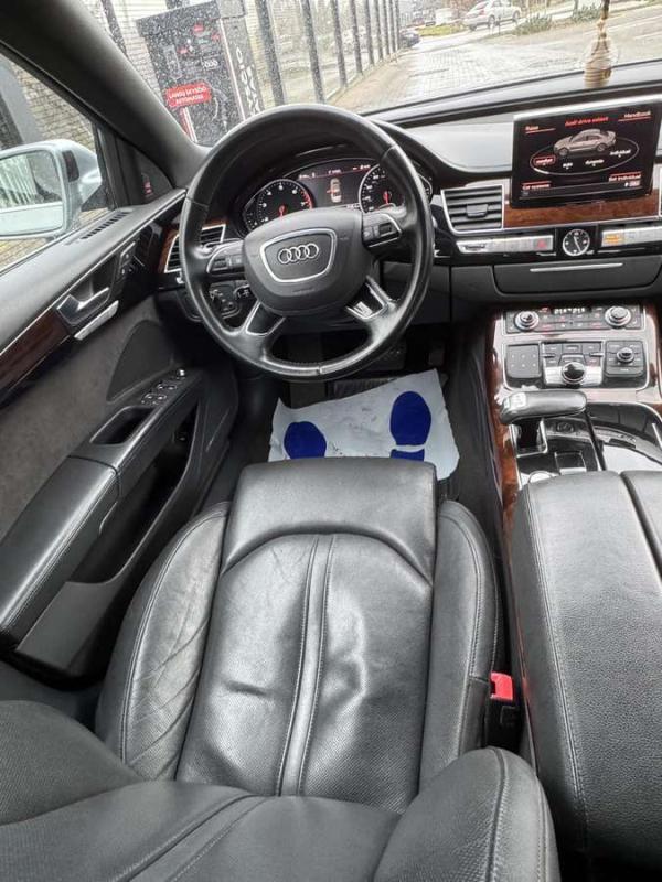 Grey Audi A8 2013 in Alytus, with an engine capacity of 3.00 L and mileage of 320 thousand km for 11500 €, photo 9 on AUTOMOTO.COM.LV
