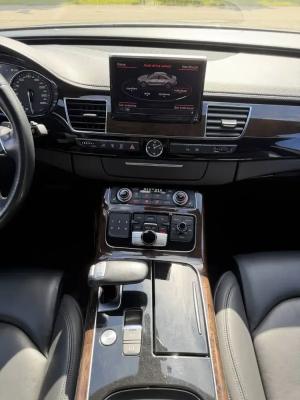Pelēks Audi A8 2013 Ventspils, ar dzinēja tilpumu 2.00 L un nobraukumu 157 tūkst. km par 17990 €, foto 24 vietnē AUTOMOTO.COM.LV