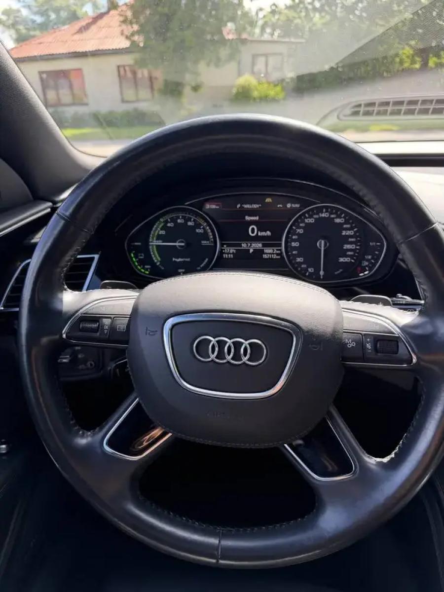 Pelēks Audi A8 2013 Ventspils, ar dzinēja tilpumu 2.00 L un nobraukumu 157 tūkst. km par 17990 €, foto 28 vietnē AUTOMOTO.COM.LV