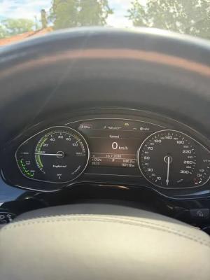 Pelēks Audi A8 2013 Ventspils, ar dzinēja tilpumu 2.00 L un nobraukumu 157 tūkst. km par 17990 €, foto 31 vietnē AUTOMOTO.COM.LV