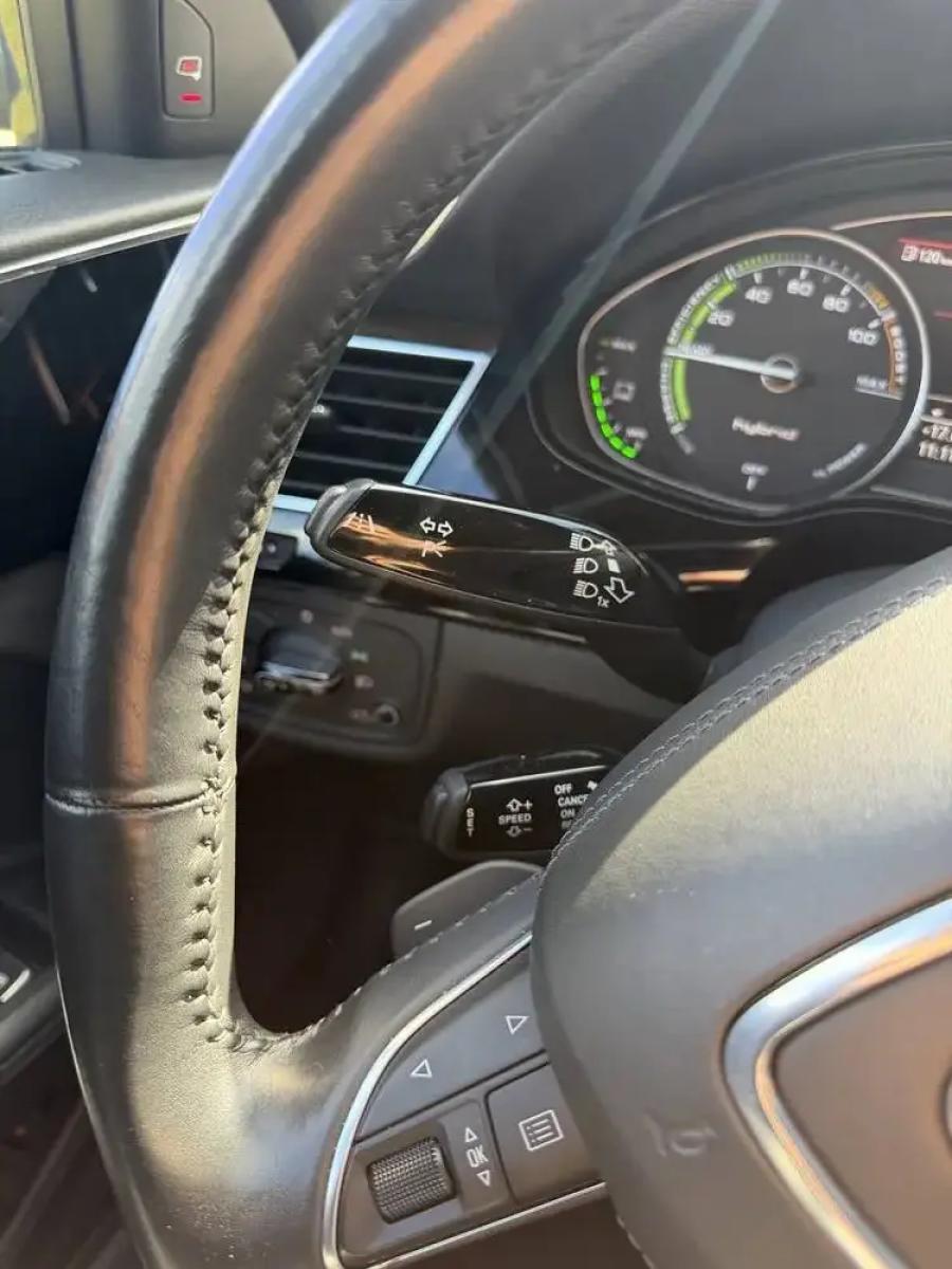 Pelēks Audi A8 2013 Ventspils, ar dzinēja tilpumu 2.00 L un nobraukumu 157 tūkst. km par 17990 €, foto 33 vietnē AUTOMOTO.COM.LV
