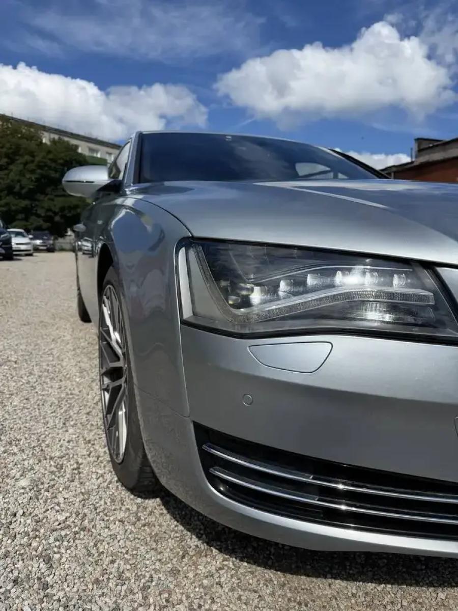 Pelēks Audi A8 2013 Ventspils, ar dzinēja tilpumu 2.00 L un nobraukumu 157 tūkst. km par 17990 €, foto 39 vietnē AUTOMOTO.COM.LV
