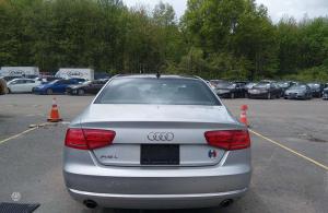 Grey Audi A8 2013 in Vilnius, with an engine capacity of 3.00 L and mileage of 138 thousand km for 7600 €, photo 9 on AUTOMOTO.COM.LV
