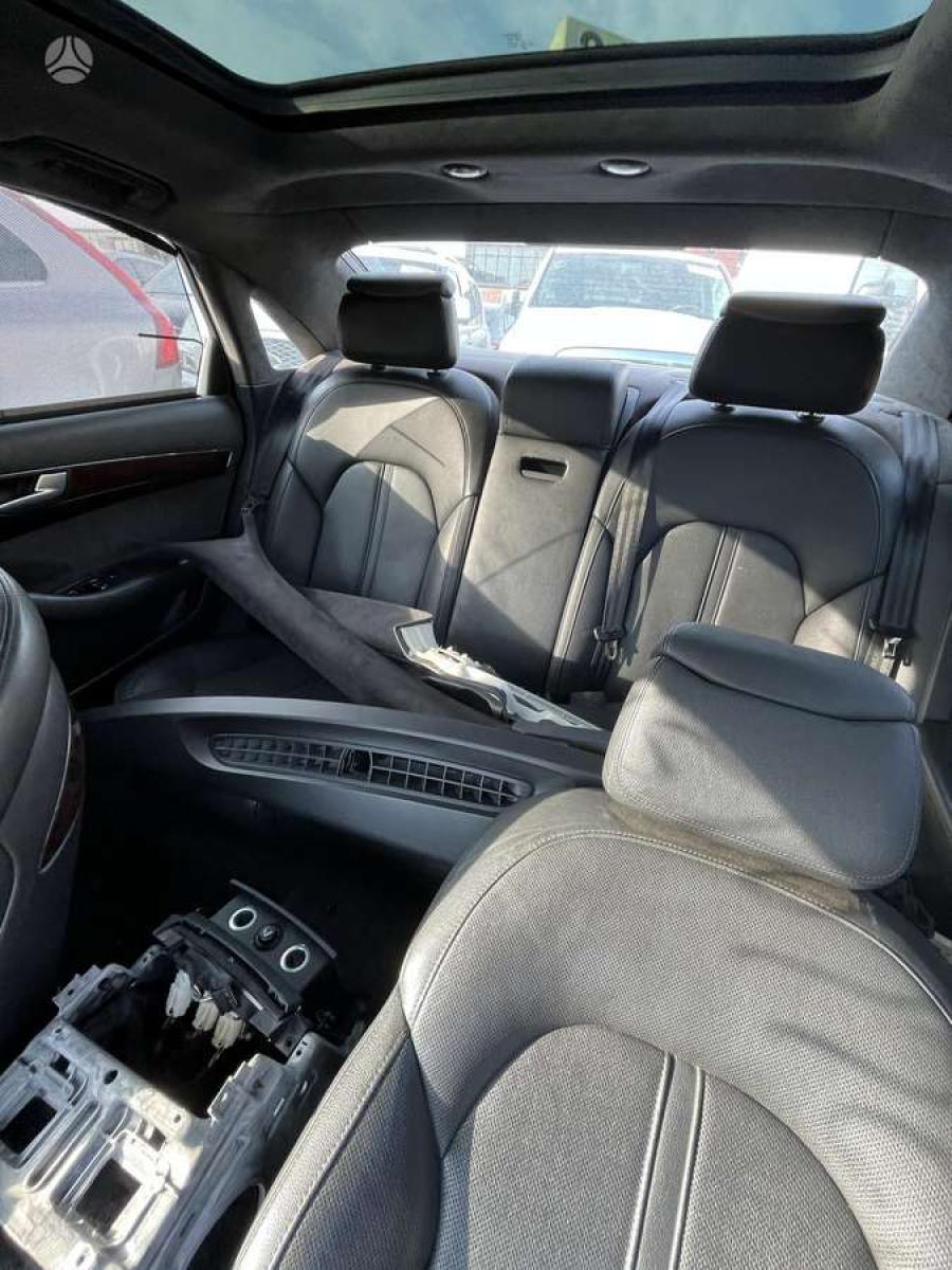 Grey Audi A8 2013 in Vilnius, with an engine capacity of 3.00 L and mileage of 138 thousand km for 7600 €, photo 16 on AUTOMOTO.COM.LV