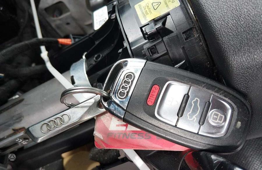 Grey Audi A8 2013 in Vilnius, with an engine capacity of 3.00 L and mileage of 138 thousand km for 7600 €, photo 18 on AUTOMOTO.COM.LV