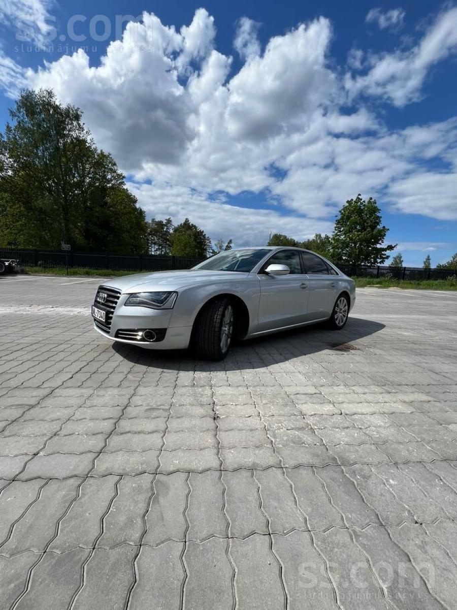 Grey Audi A8 2013 in Riga, with an engine capacity of 3.00 L and mileage of 310 thousand km for 11500 €, photo 4 on AUTOMOTO.COM.LV