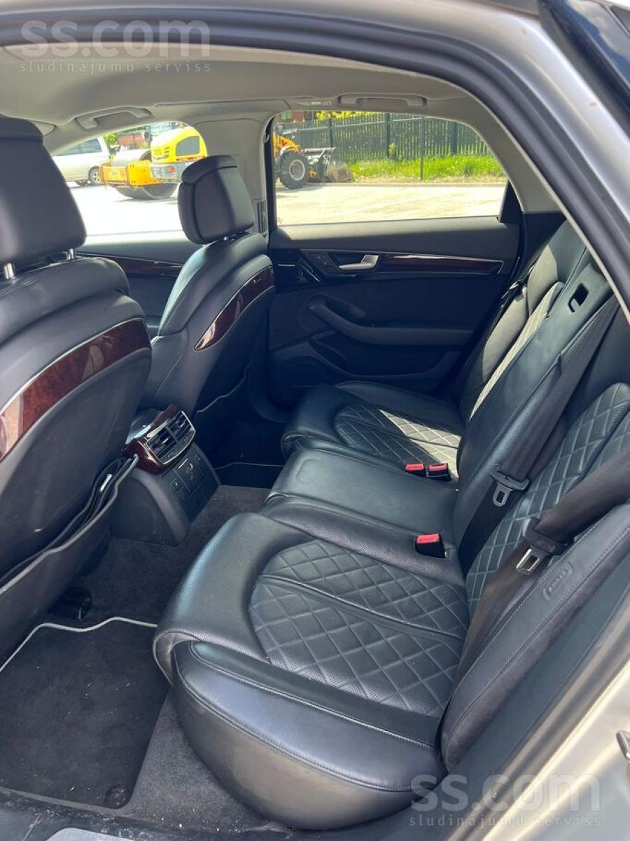 Grey Audi A8 2013 in Riga, with an engine capacity of 3.00 L and mileage of 310 thousand km for 11500 €, photo 8 on AUTOMOTO.COM.LV