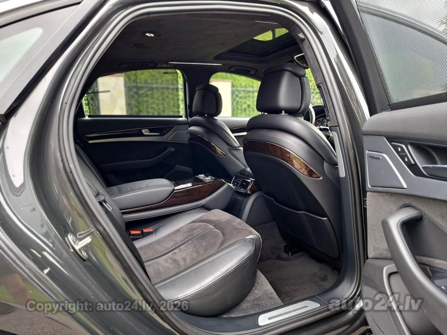 Grey Audi A8 2013 in Tallinn, with an engine capacity of 3.00 L and mileage of 188 thousand km for 17900 €, photo 19 on AUTOMOTO.COM.LV