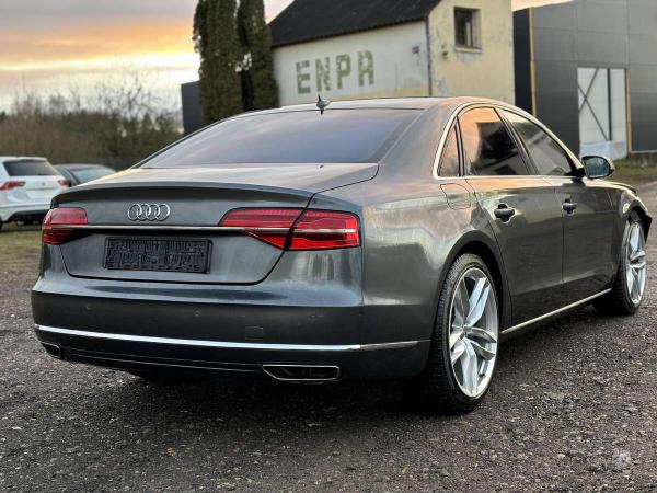 Pelēks Audi A8 2014 Ukmergė, ar dzinēja tilpumu 4.13 L un nobraukumu 295 tūkst. km par 8300 €, foto 6 vietnē AUTOMOTO.COM.LV