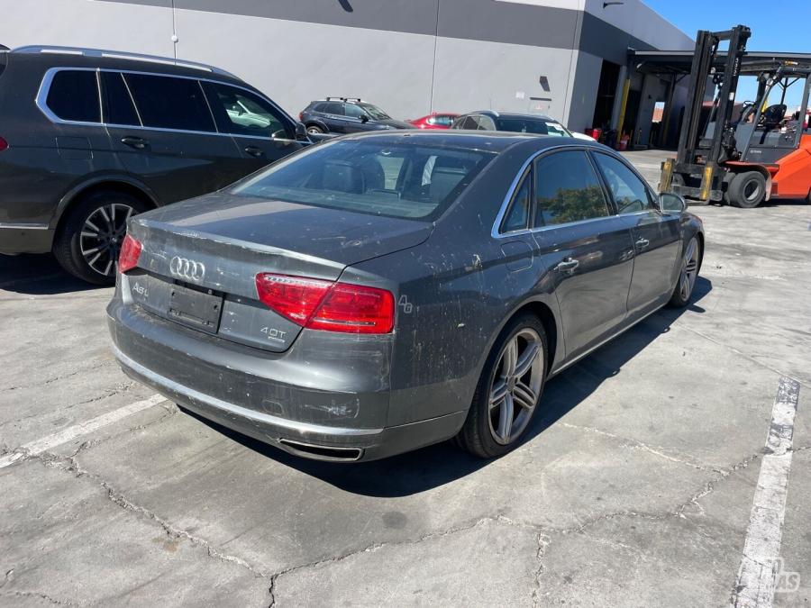 Grey Audi A8 2014 in Vilnius, with an engine capacity of 4.00 L and mileage of 222 thousand km for 6900 €, photo 4 on AUTOMOTO.COM.LV