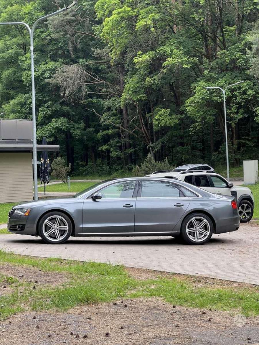 Grey Audi A8 2014 in Vilnius, with an engine capacity of 4.00 L and mileage of 223 thousand km for 8500 €, photo 5 on AUTOMOTO.COM.LV
