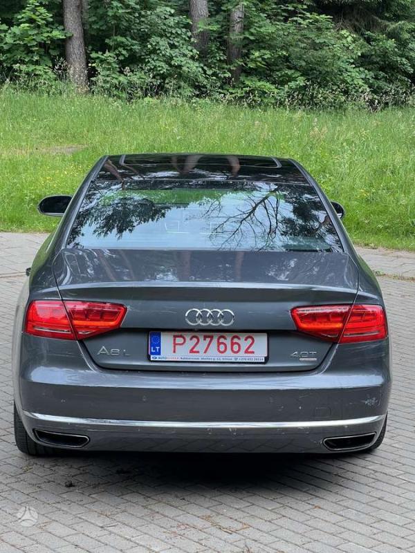 Grey Audi A8 2014 in Vilnius, with an engine capacity of 4.00 L and mileage of 223 thousand km for 8500 €, photo 8 on AUTOMOTO.COM.LV