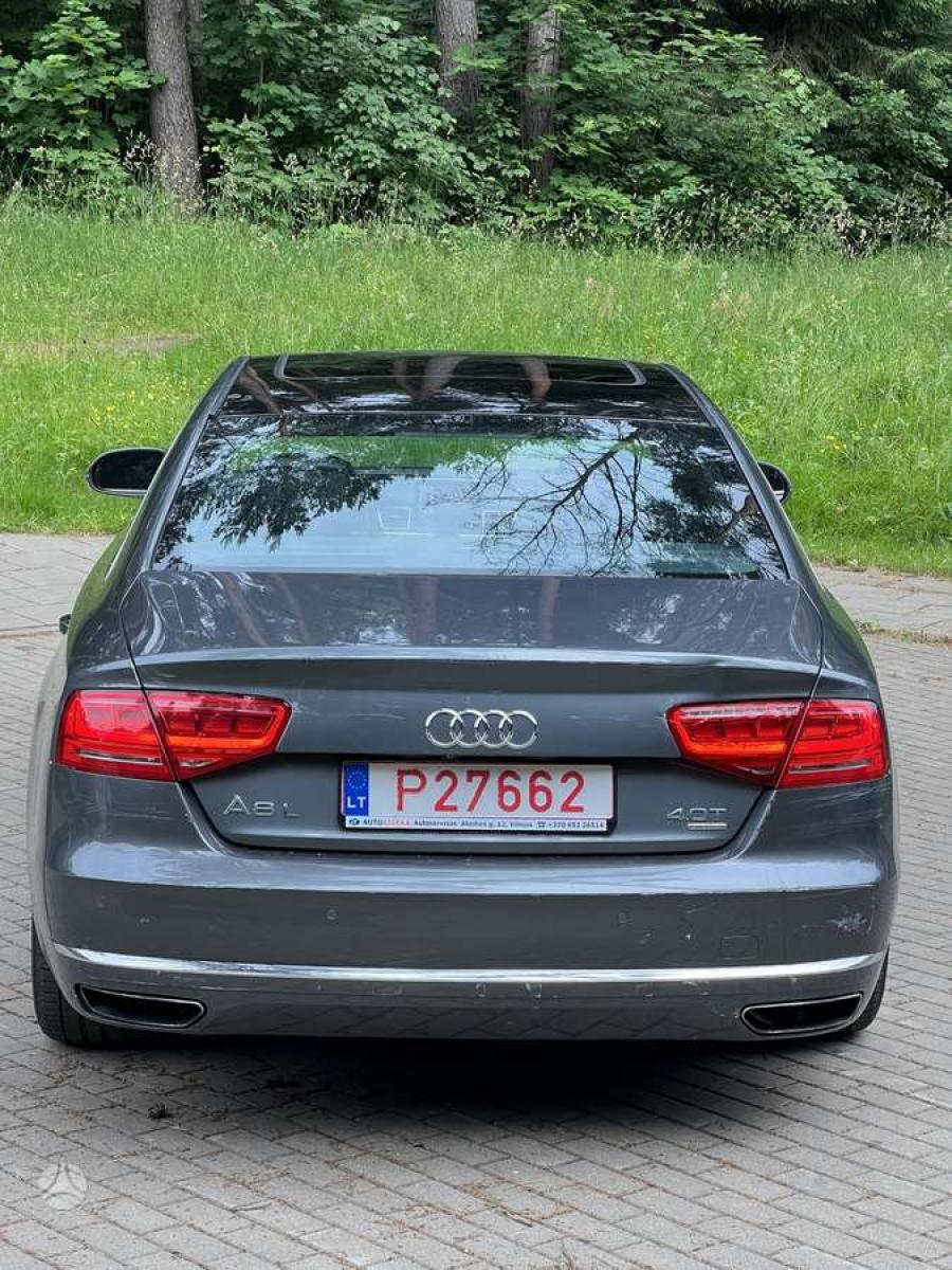 Grey Audi A8 2014 in Vilnius, with an engine capacity of 4.00 L and mileage of 223 thousand km for 8500 €, photo 9 on AUTOMOTO.COM.LV