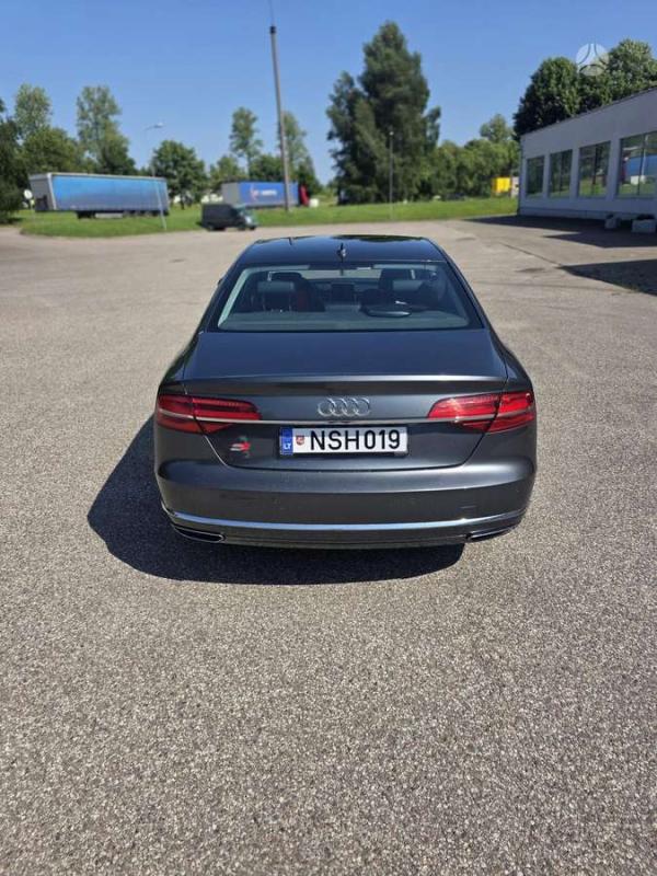 Grey Audi A8 2014 in Vilnius, with an engine capacity of 2.97 L and mileage of 230 thousand km for 19950 €, photo 3 on AUTOMOTO.COM.LV