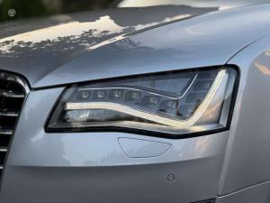Grey Audi A8 2014 in Vilnius, with an engine capacity of 4.13 L and mileage of 280 thousand km for 11950 €, photo 8 on AUTOMOTO.COM.LV