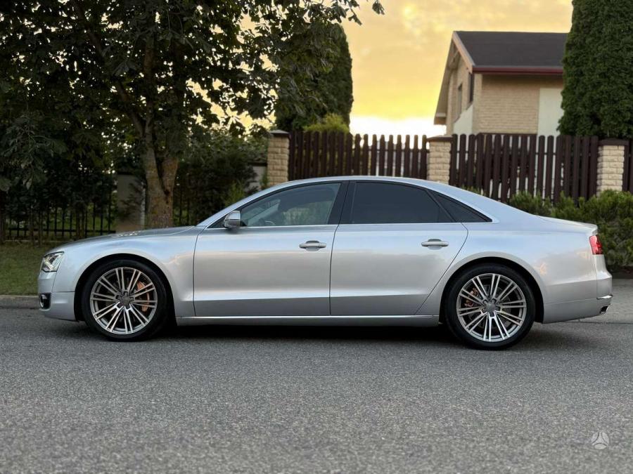 Grey Audi A8 2014 in Vilnius, with an engine capacity of 4.13 L and mileage of 280 thousand km for 11950 €, photo 12 on AUTOMOTO.COM.LV