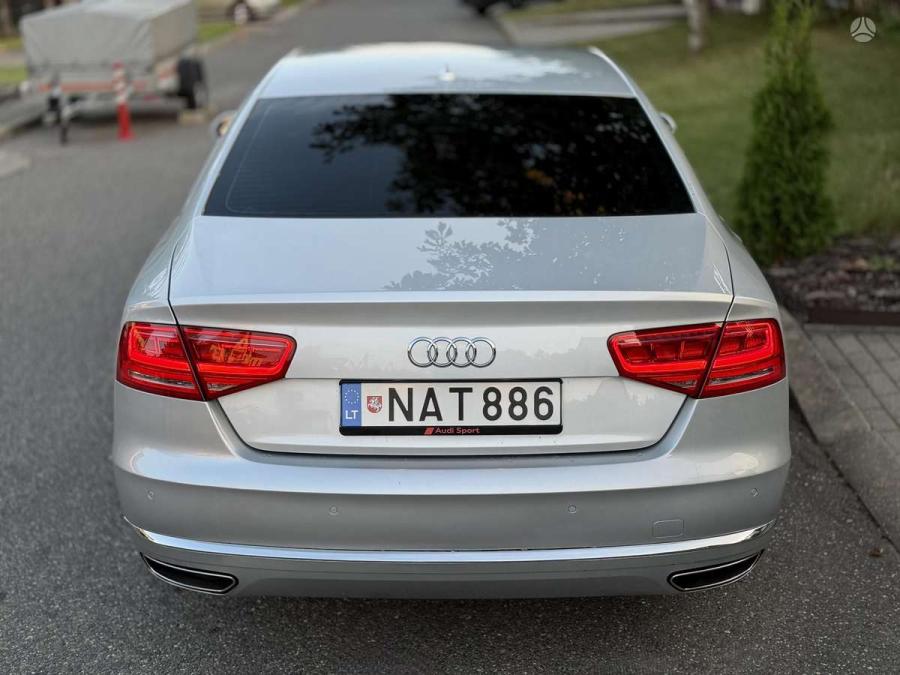 Grey Audi A8 2014 in Vilnius, with an engine capacity of 4.13 L and mileage of 280 thousand km for 11950 €, photo 21 on AUTOMOTO.COM.LV