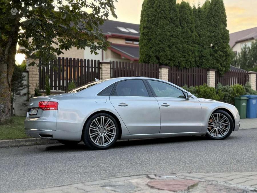 Grey Audi A8 2014 in Vilnius, with an engine capacity of 4.13 L and mileage of 280 thousand km for 11950 €, photo 28 on AUTOMOTO.COM.LV