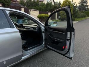Grey Audi A8 2014 in Vilnius, with an engine capacity of 4.13 L and mileage of 280 thousand km for 11950 €, photo 45 on AUTOMOTO.COM.LV