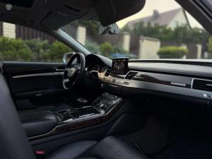 Grey Audi A8 2014 in Vilnius, with an engine capacity of 4.13 L and mileage of 280 thousand km for 11950 €, photo 47 on AUTOMOTO.COM.LV