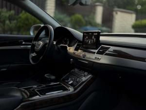 Grey Audi A8 2014 in Vilnius, with an engine capacity of 4.13 L and mileage of 280 thousand km for 11950 €, photo 48 on AUTOMOTO.COM.LV