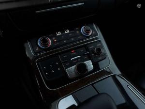 Grey Audi A8 2014 in Vilnius, with an engine capacity of 4.13 L and mileage of 280 thousand km for 11950 €, photo 56 on AUTOMOTO.COM.LV