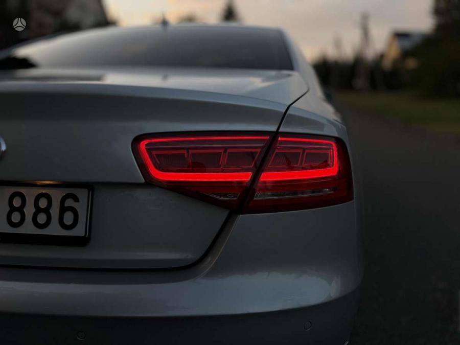 Grey Audi A8 2014 in Vilnius, with an engine capacity of 4.13 L and mileage of 280 thousand km for 11950 €, photo 61 on AUTOMOTO.COM.LV