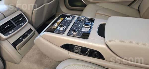 Pelēks Audi A8 2015 Preiļi, ar dzinēja tilpumu 4.20 L un nobraukumu 313 tūkst. km par 22100 €, foto 10 vietnē AUTOMOTO.COM.LV