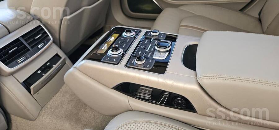 Grey Audi A8 2015 in Preili, with an engine capacity of 4.20 L and mileage of 313 thousand km for 22100 €, photo 10 on AUTOMOTO.COM.LV