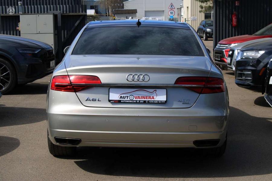 Grey Audi A8 2016 in Vilnius, with an engine capacity of 3.99 L and mileage of 163 thousand km for 10400 €, photo 3 on AUTOMOTO.COM.LV