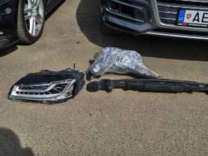 Grey Audi A8 2016 in Vilnius, with an engine capacity of 3.99 L and mileage of 163 thousand km for 10400 €, photo 35 on AUTOMOTO.COM.LV